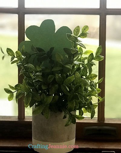 St. Patrick's Day Four-leaf Clover Hunt for Kids - Crafting Jeannie
